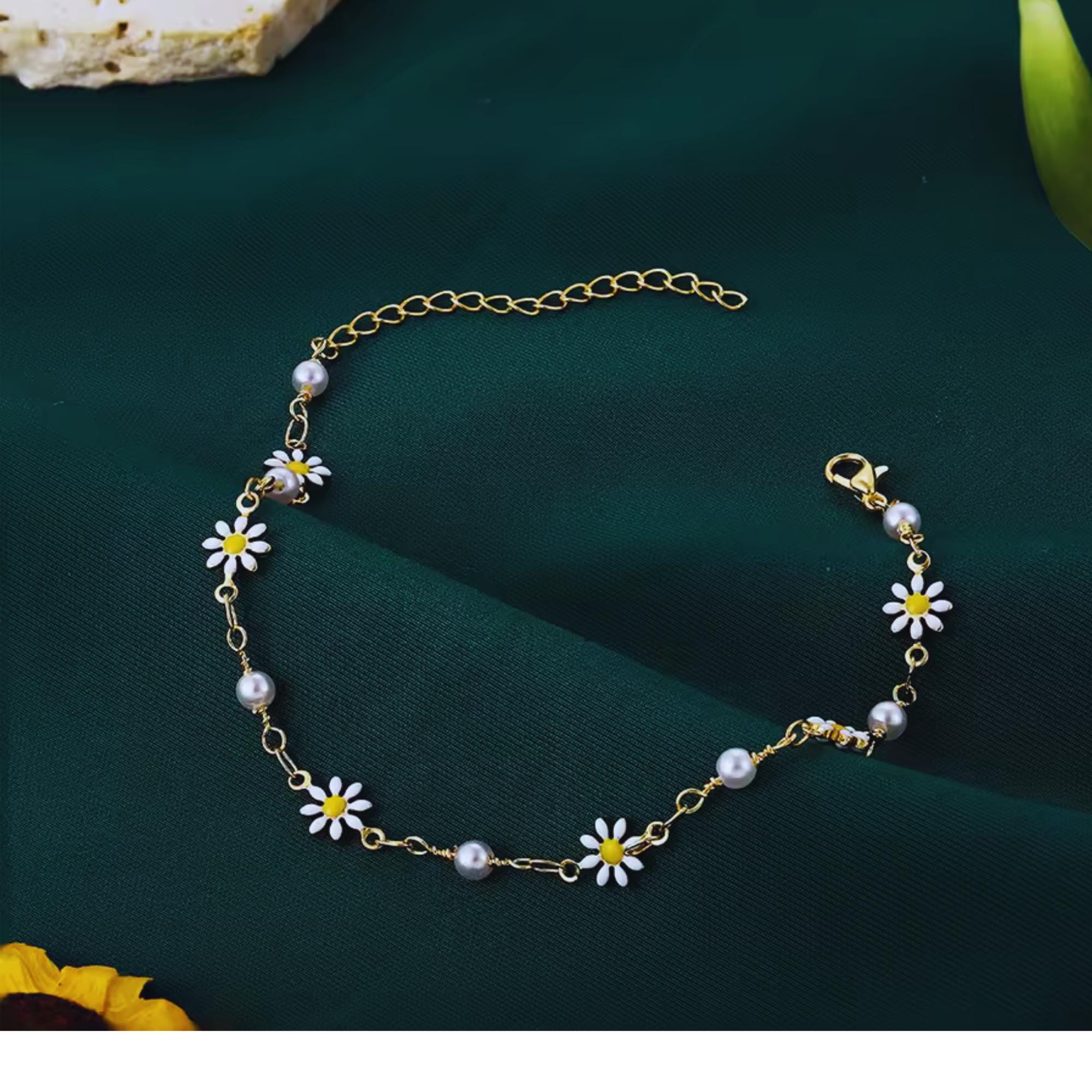 Gold Daisy Pearl Anklet Set – Cute Dainty Flower Anklets for Women ...