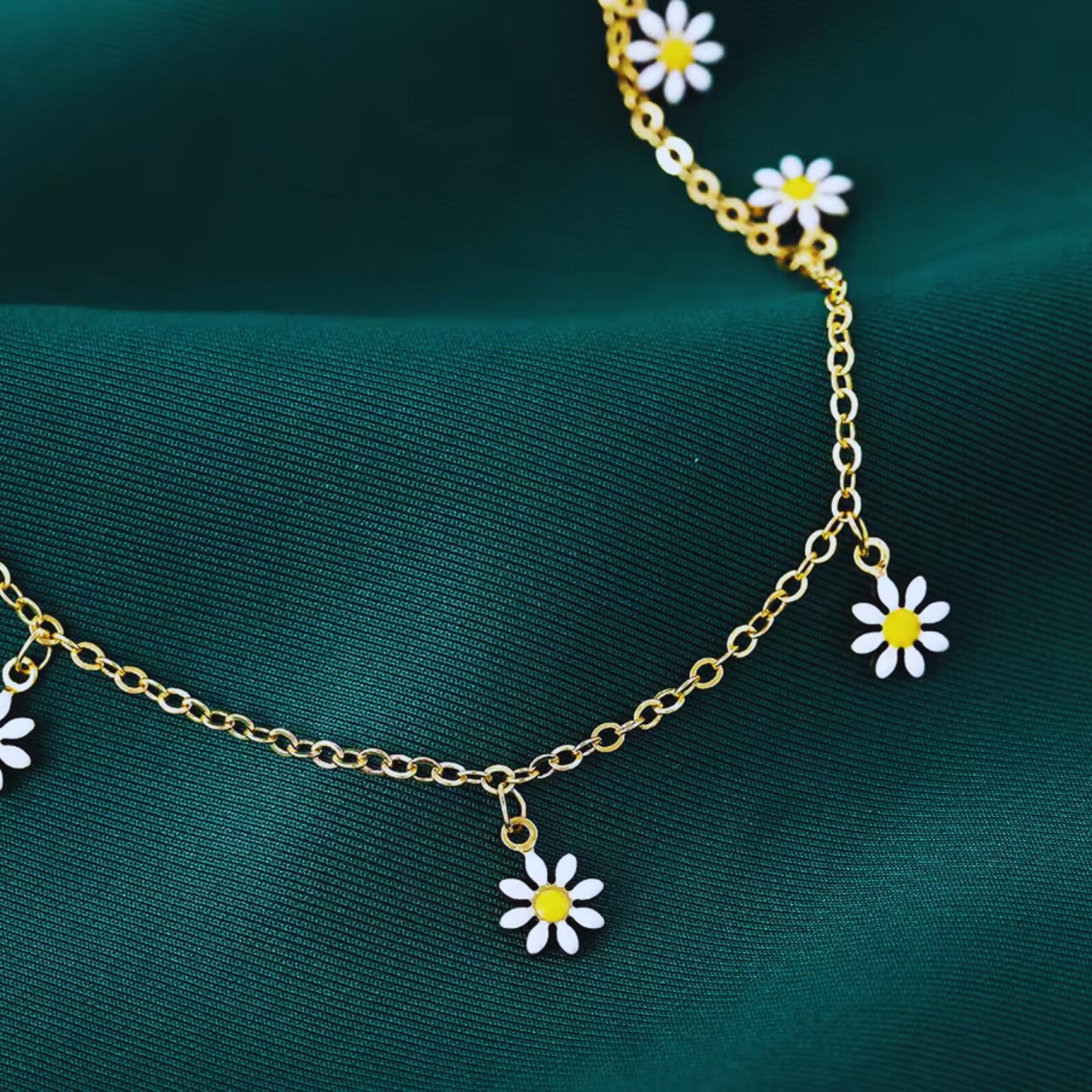 Gold Daisy Pearl Anklet Set – Cute Dainty Flower Anklets for Women ...