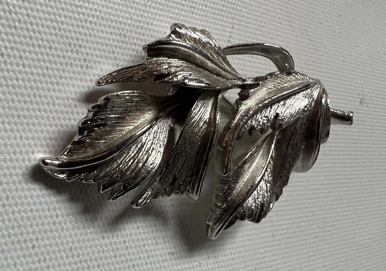 Celebrity NY Silver Tone Wavy Leaf Pin Brooch - Etsy