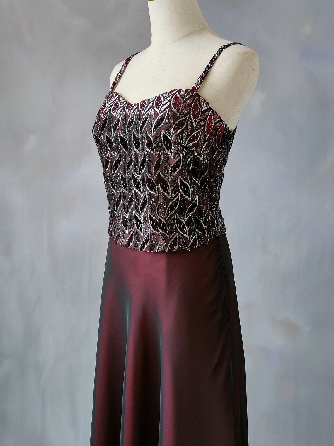 Abito da sera vintage color bordeaux, abito da ballo in chiffon color ...