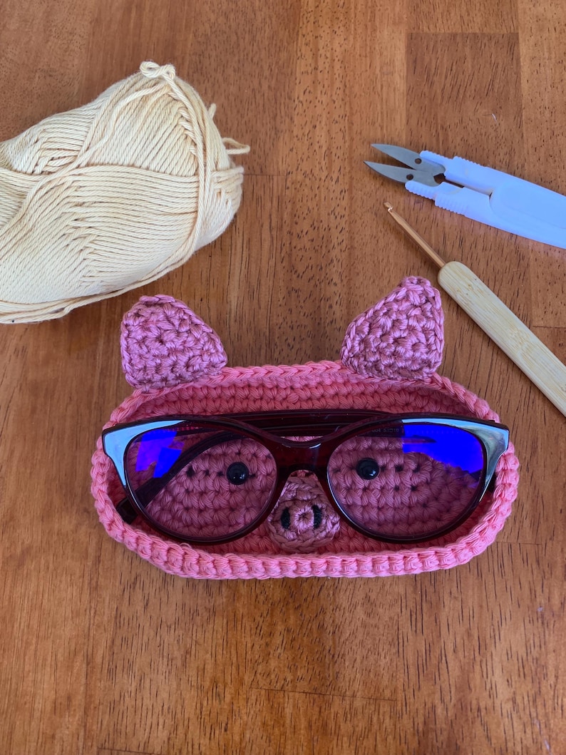Cute Crochet Glasses Holder, Eyeglass Stand, Desk Organizer, Nightstand ...