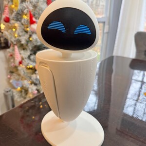 3D Printed EVE (extraterrestrial Vegetation Evaluator) Robot | Eve's ...