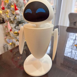 3D Printed EVE (extraterrestrial Vegetation Evaluator) Robot | Eve's ...