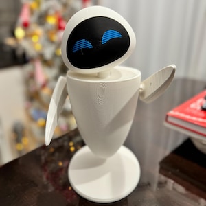 3D Printed EVE (extraterrestrial Vegetation Evaluator) Robot | Eve's ...