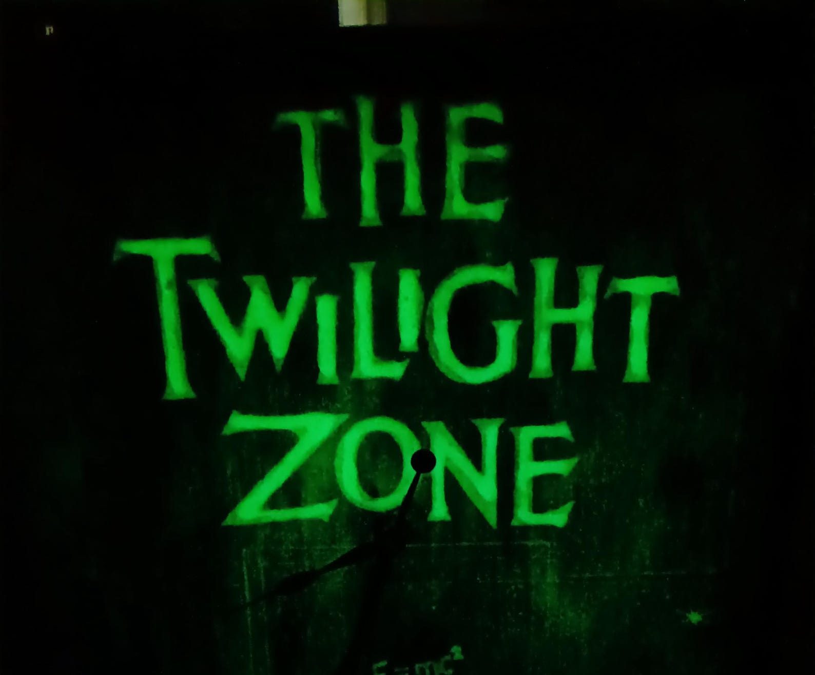 Twilight Zone Wall Clock! Wine Box Diorama Sci-fi Rod Serling Tv ...