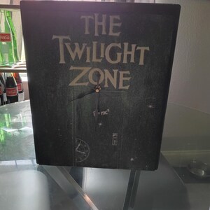 Twilight Zone Wall Clock! Wine Box Diorama Sci-fi Rod Serling Tv ...