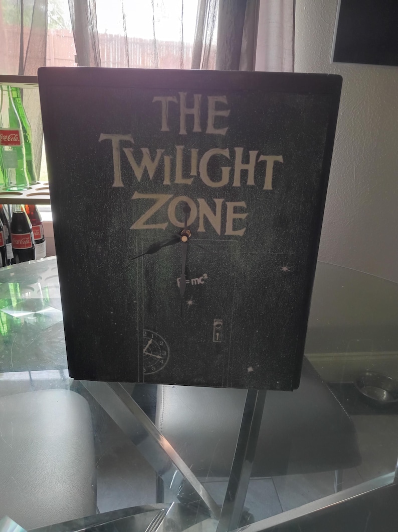 Twilight Zone Wall Clock! Wine Box Diorama Sci-fi Rod Serling Tv ...
