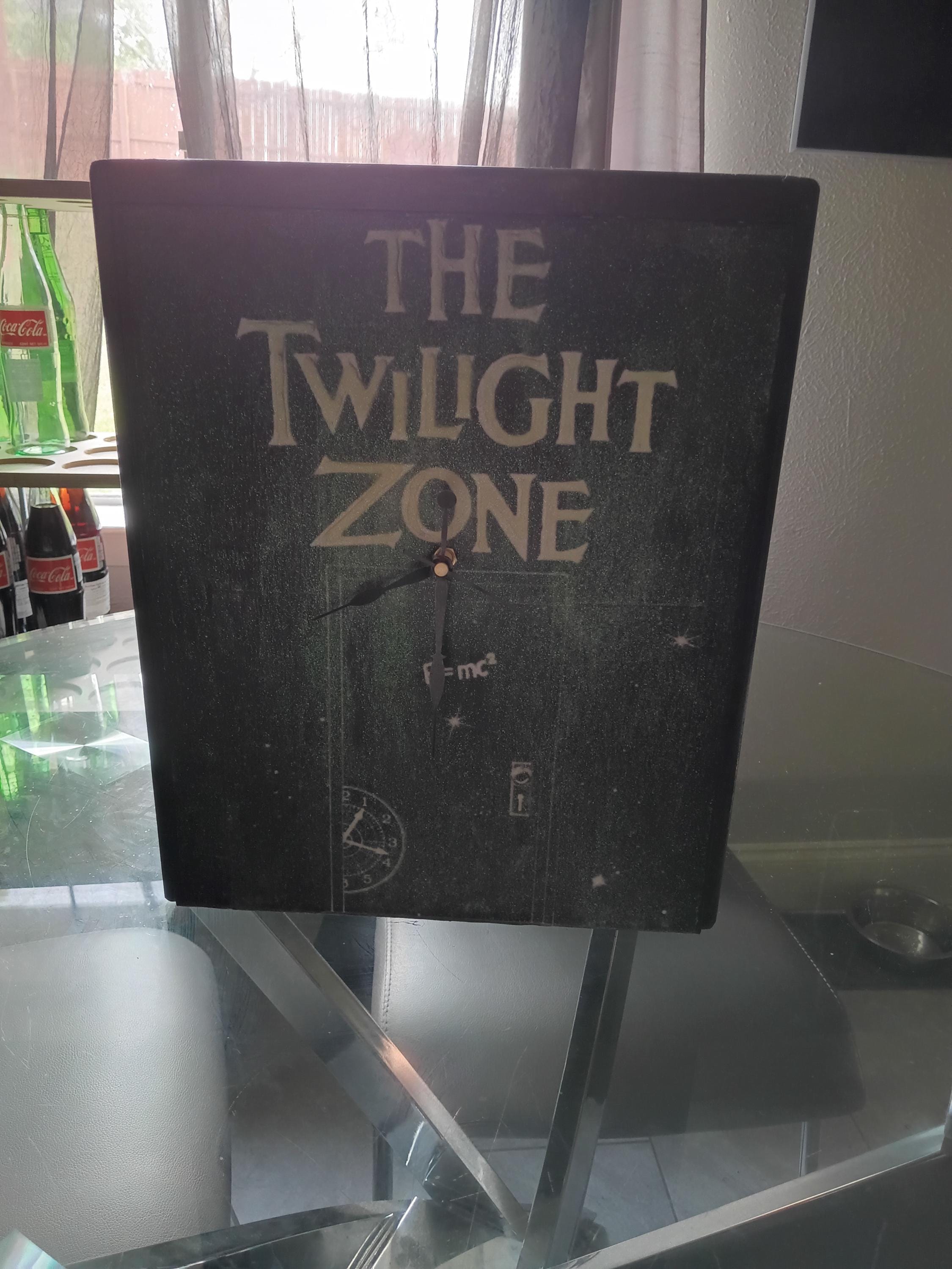 Twilight Zone Wall Clock! Wine Box Diorama Sci-fi Rod Serling Tv ...