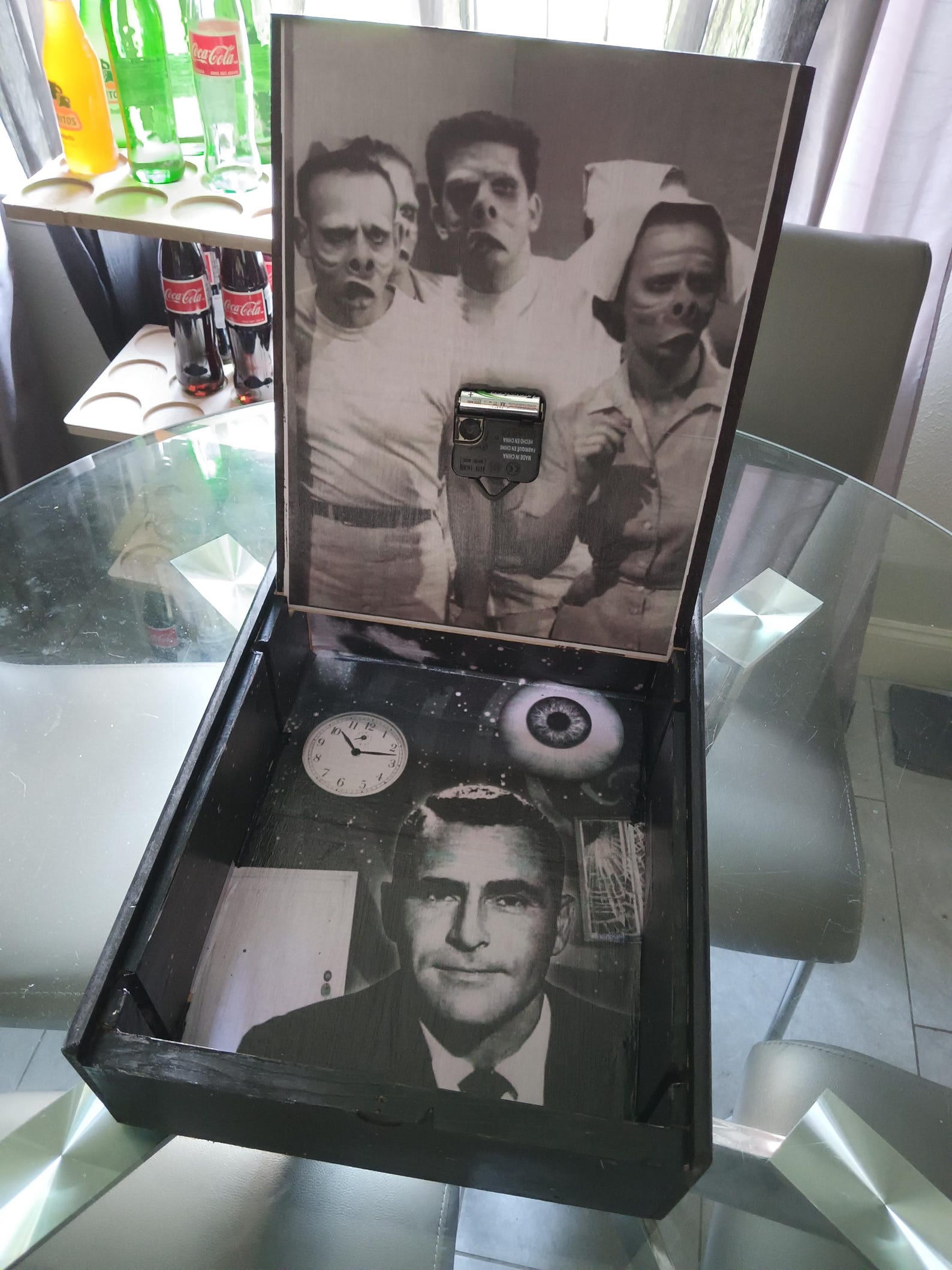 Twilight Zone Wall Clock! Wine Box Diorama Sci-fi Rod Serling Tv ...