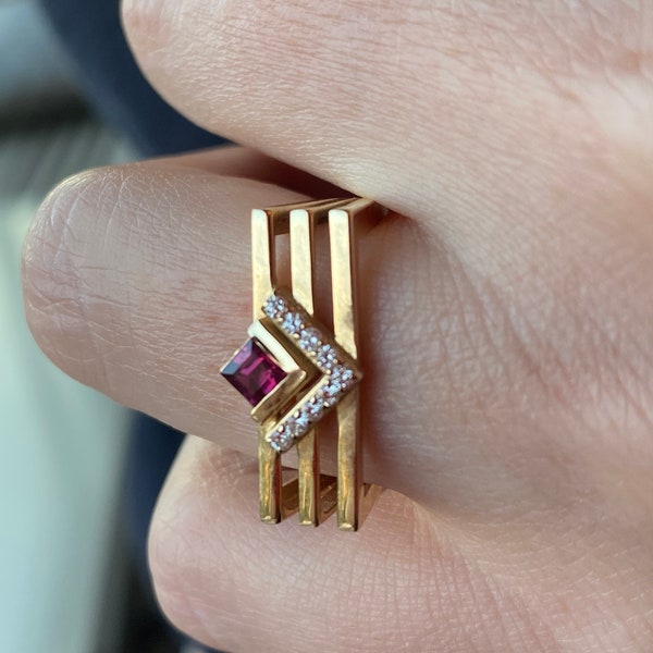 Modern Ruby Ring - Etsy