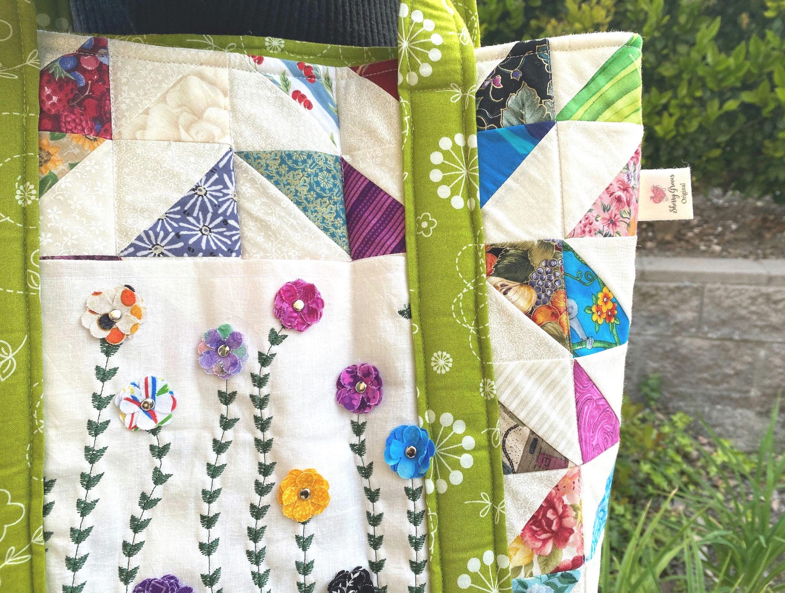 SUSTAINABLE WEAR, Quilted Flower Bag, Made From Reclaimed Fabric Scraps ...