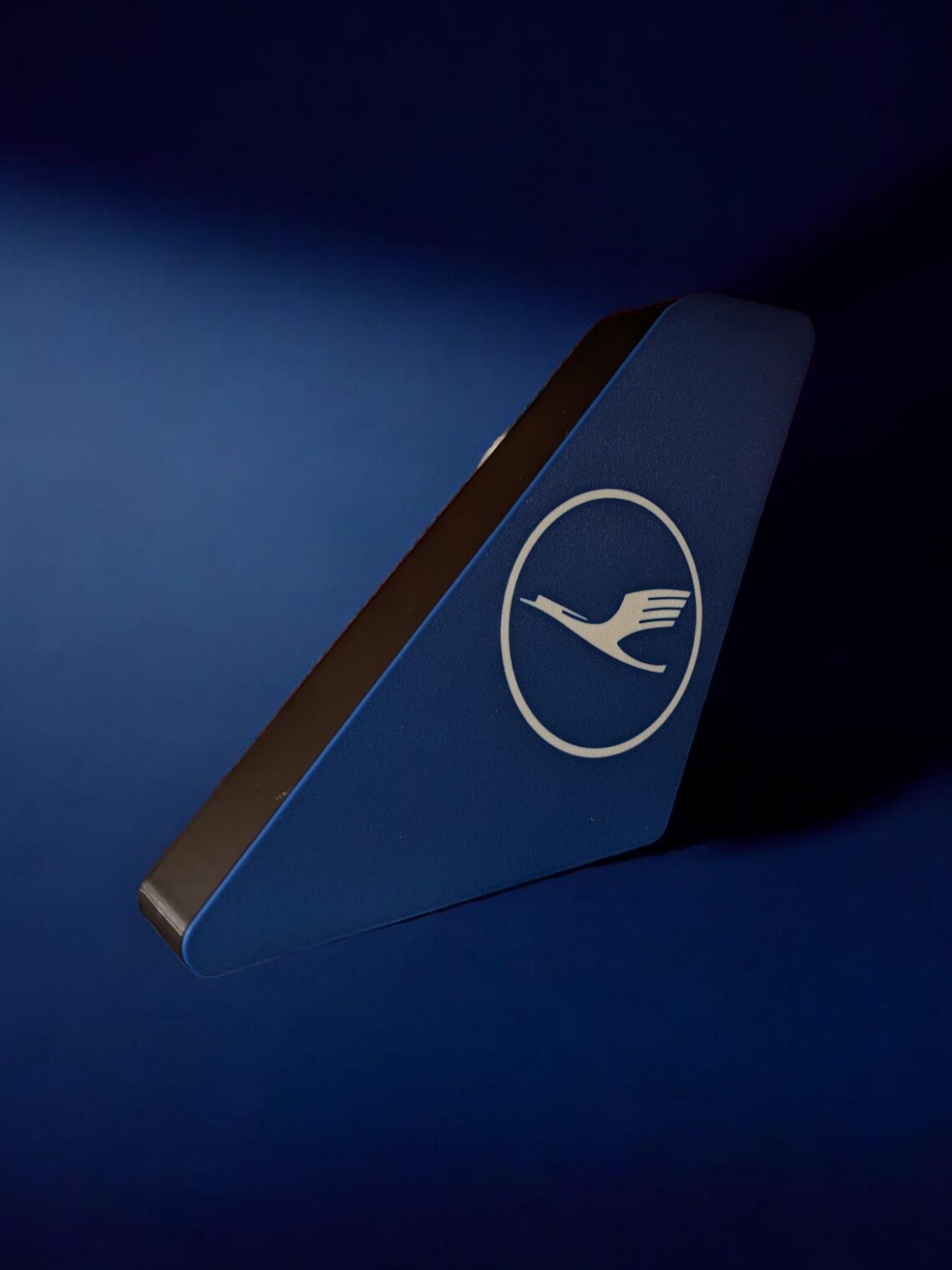 Lufthansa LED Tail Fin Sign – Classic Livery Aviation Decor, Pilot Gift ...