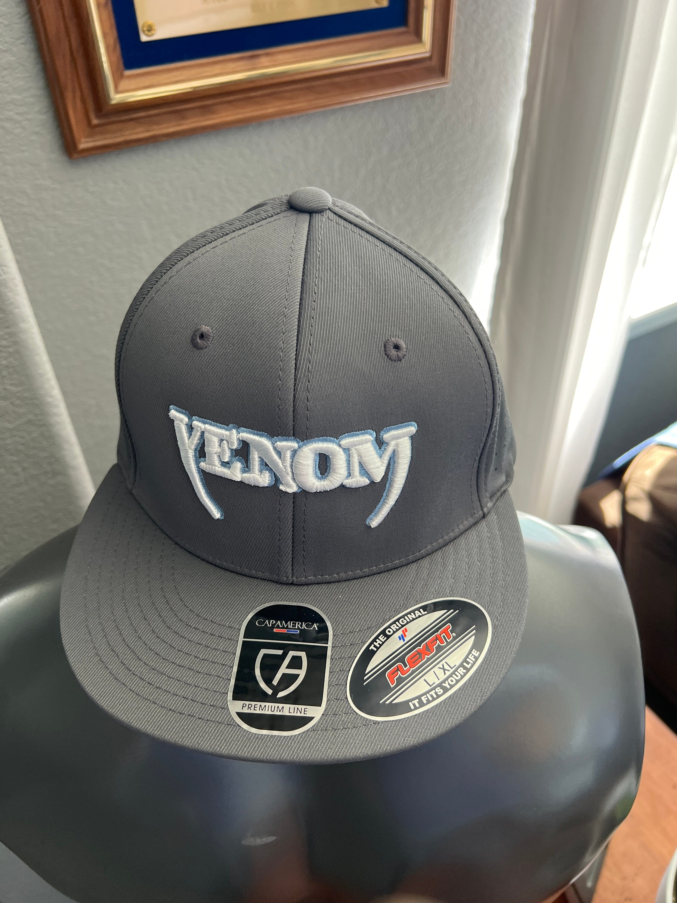 Venom Hat - Etsy