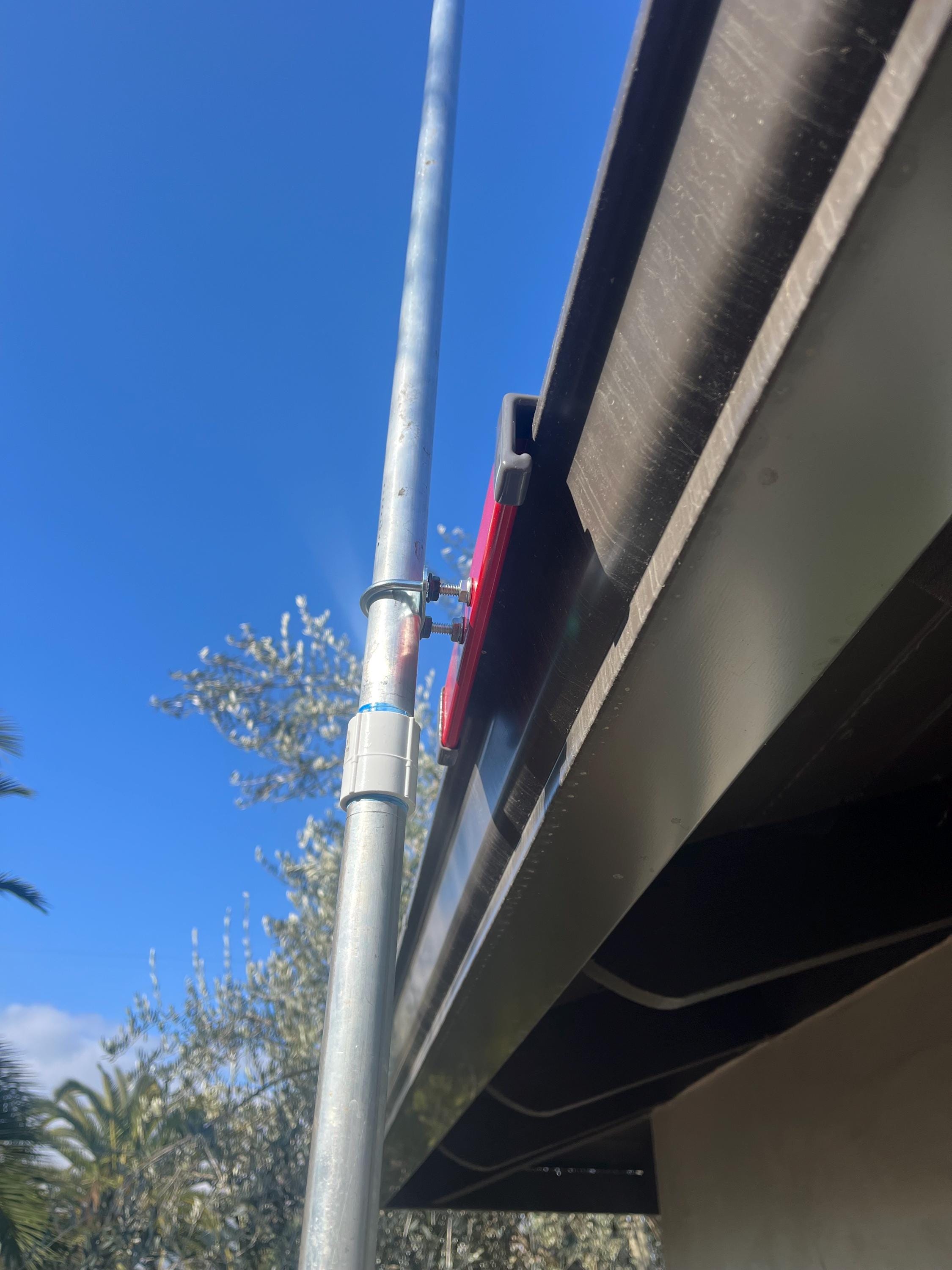 Ember Pod Roof Top and Vegetation Wildfire Tripod Sprinkler System Wets ...