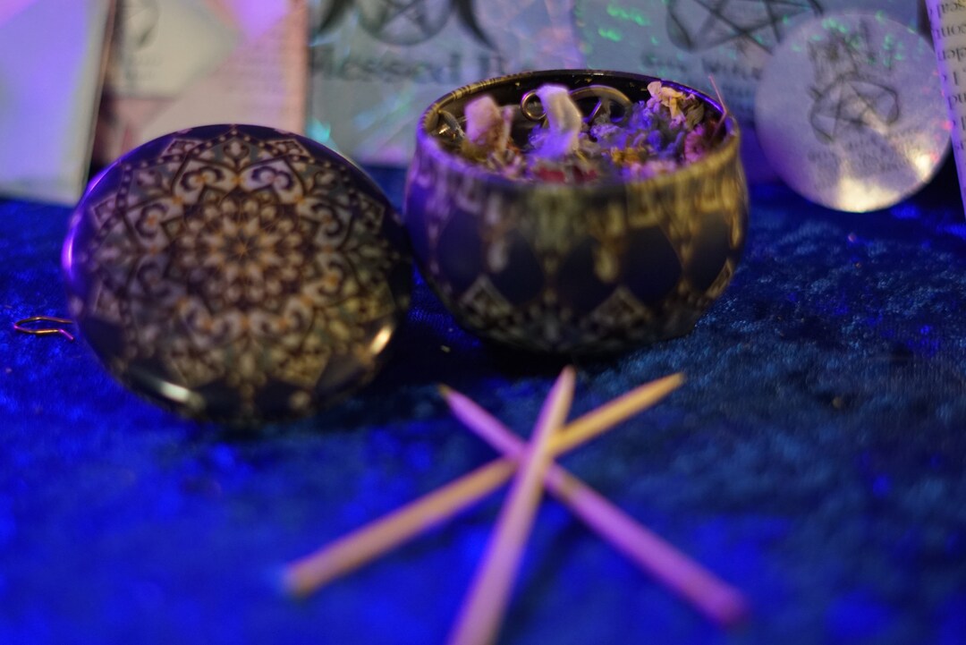 Witch's Whisper (hekate Divination Spell Candle, Tea, and Kit Medium ...