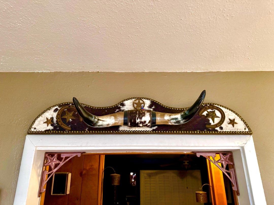 Mounted Longhorn Cattle Horns: Cowhide Leather Western Door Topper - Etsy