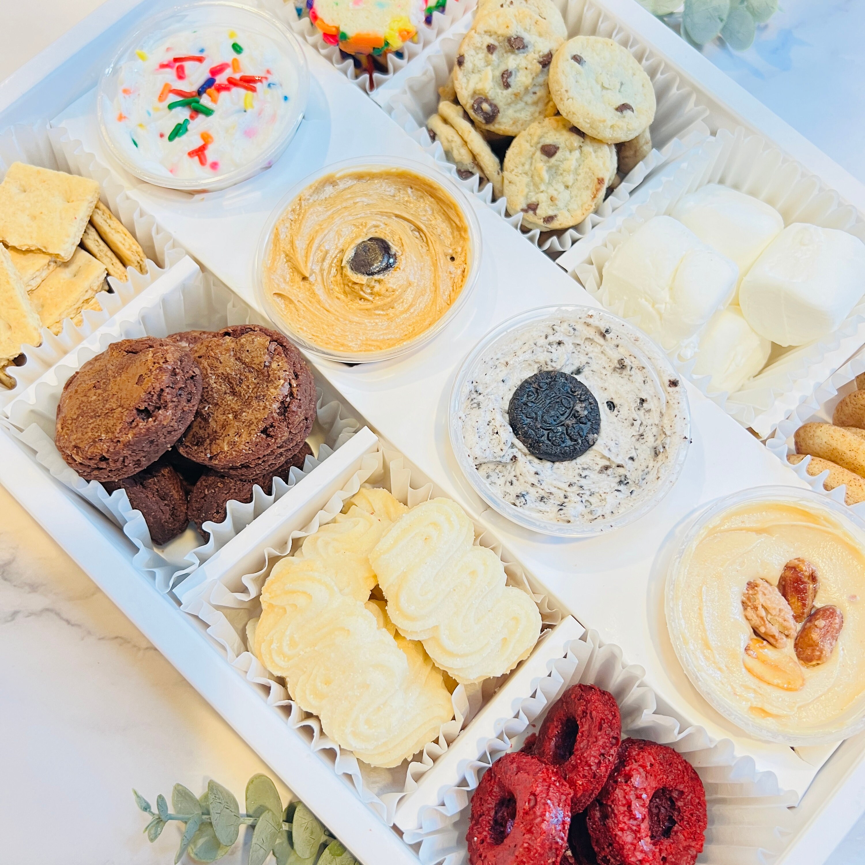 Grazing Box Charcuterie Board Gift Box Party Grazing Dessert Box Dip ...