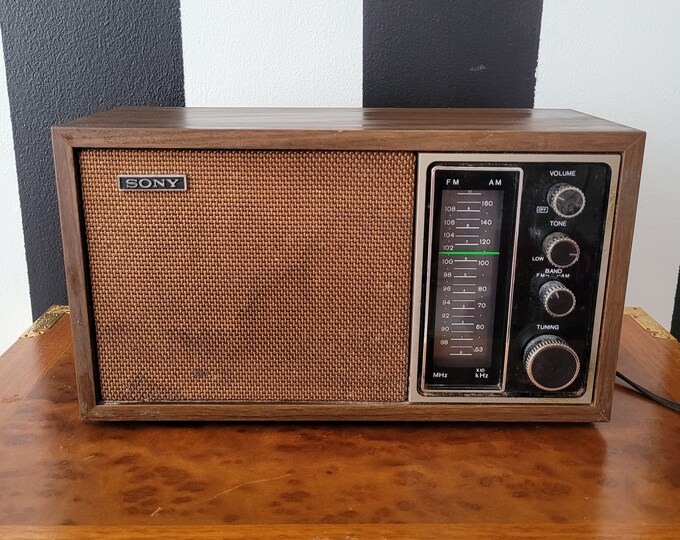 Vintage Sony Radio Model TFM-9440W - Retro AM/FM Transistor Radio 1970s ...