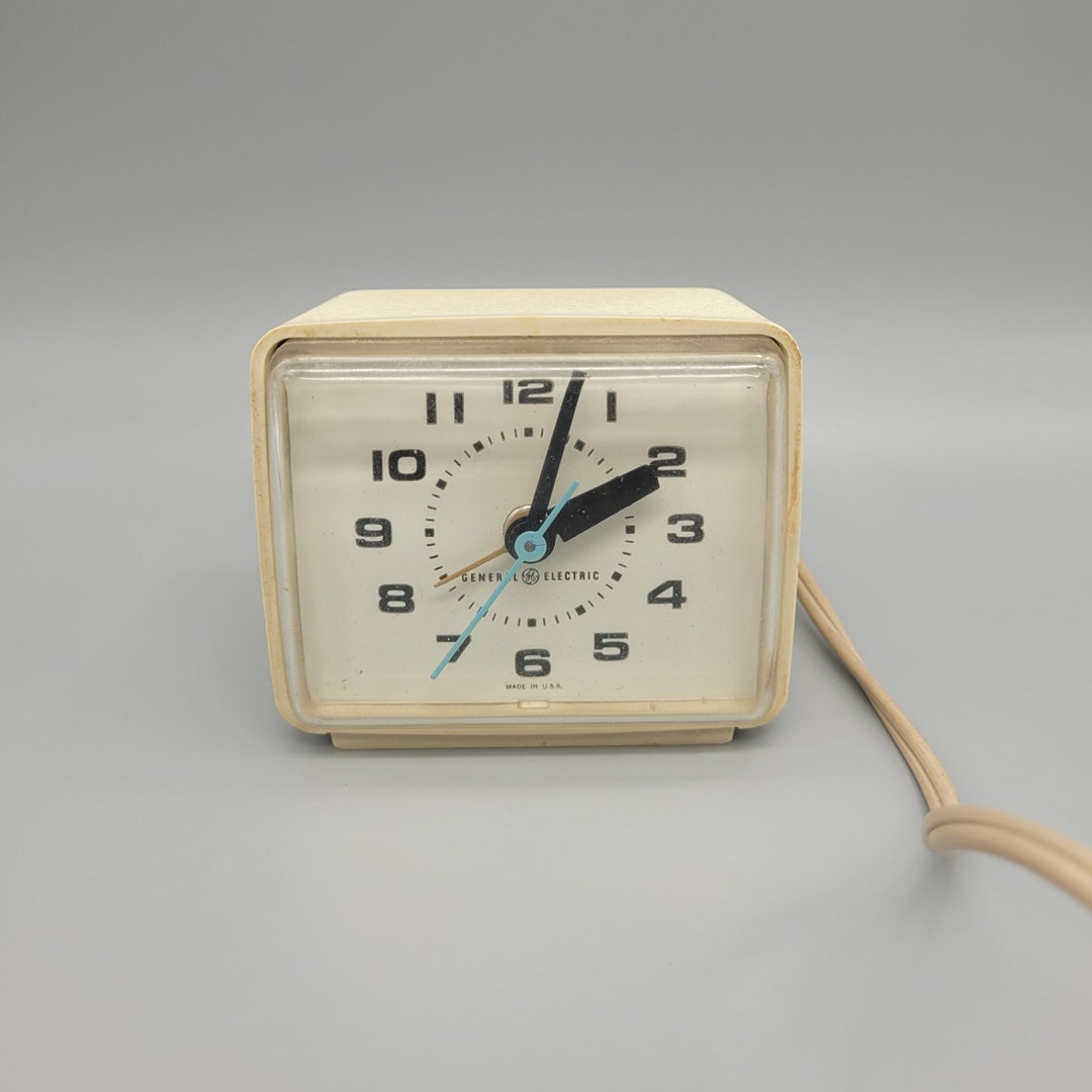 Vintage 1960s General Electric Clock Model 7639 Made in the USA ...
