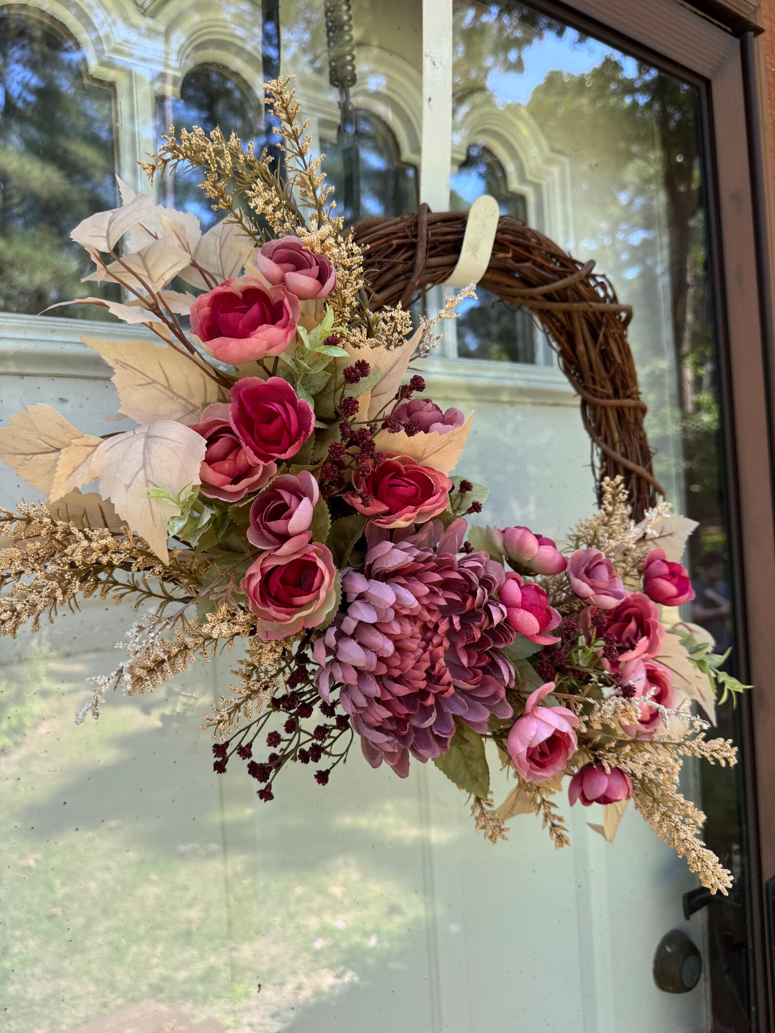 Pink Autumn Wreath: Mauve Mum, Ranunculus, and Aspen Leaf Decor - Etsy