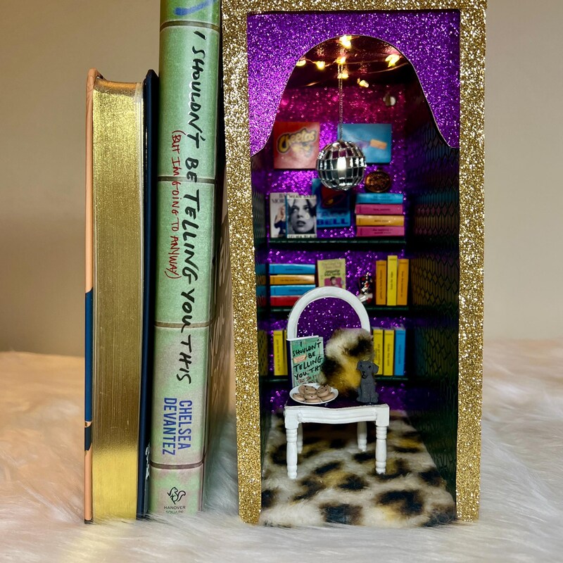 Book Nook - Etsy