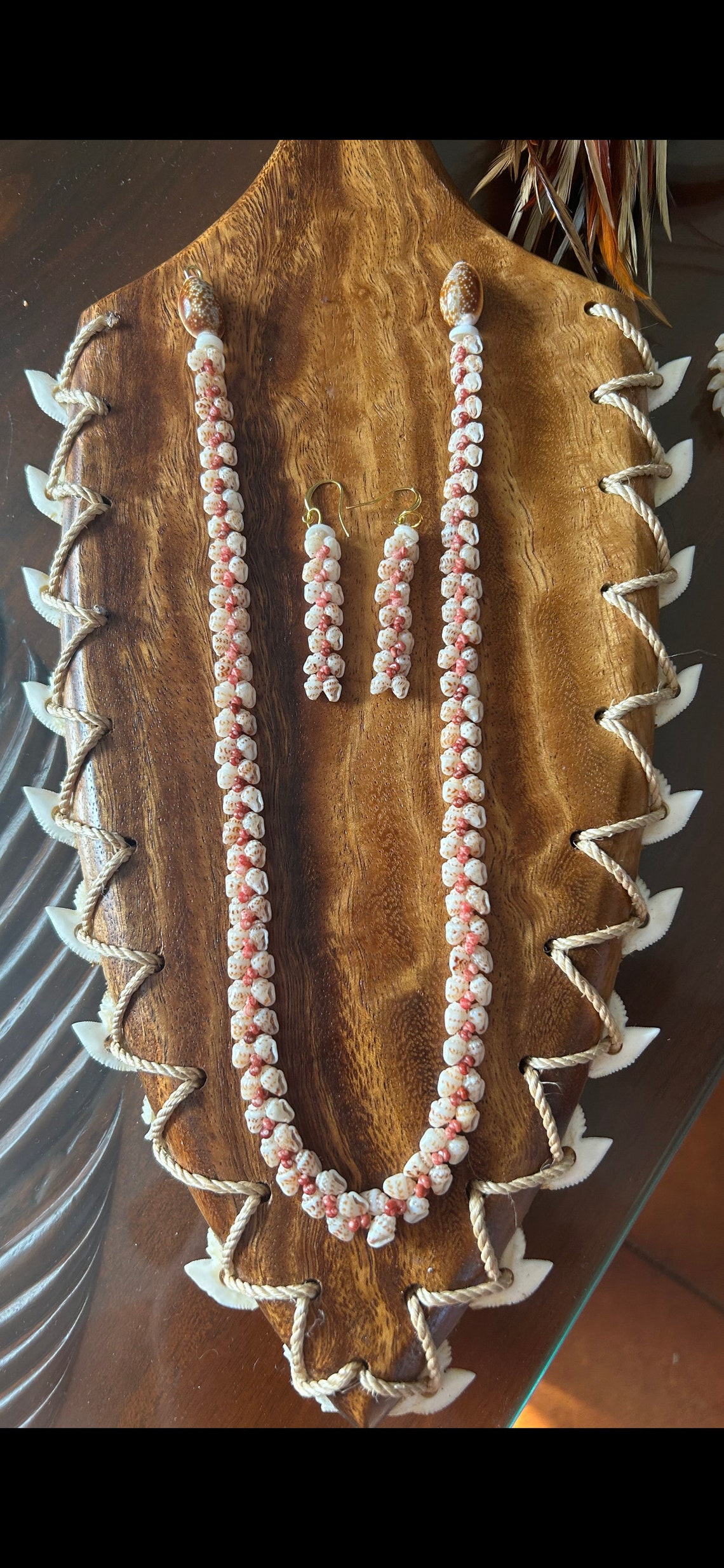 100% Genuine Niihau Heliconia Shell Lei Jewelry, Pink & White Onikiniki ...