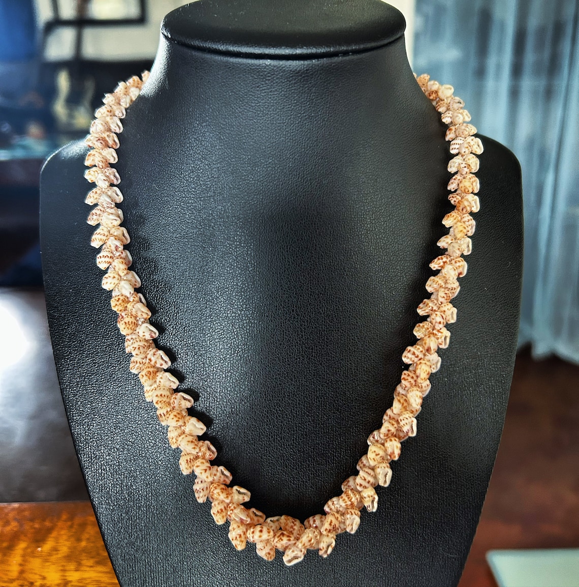 100% Genuine Niihau Shell Pikake Shell Lei Jewelry, Onikiniki Momi ...