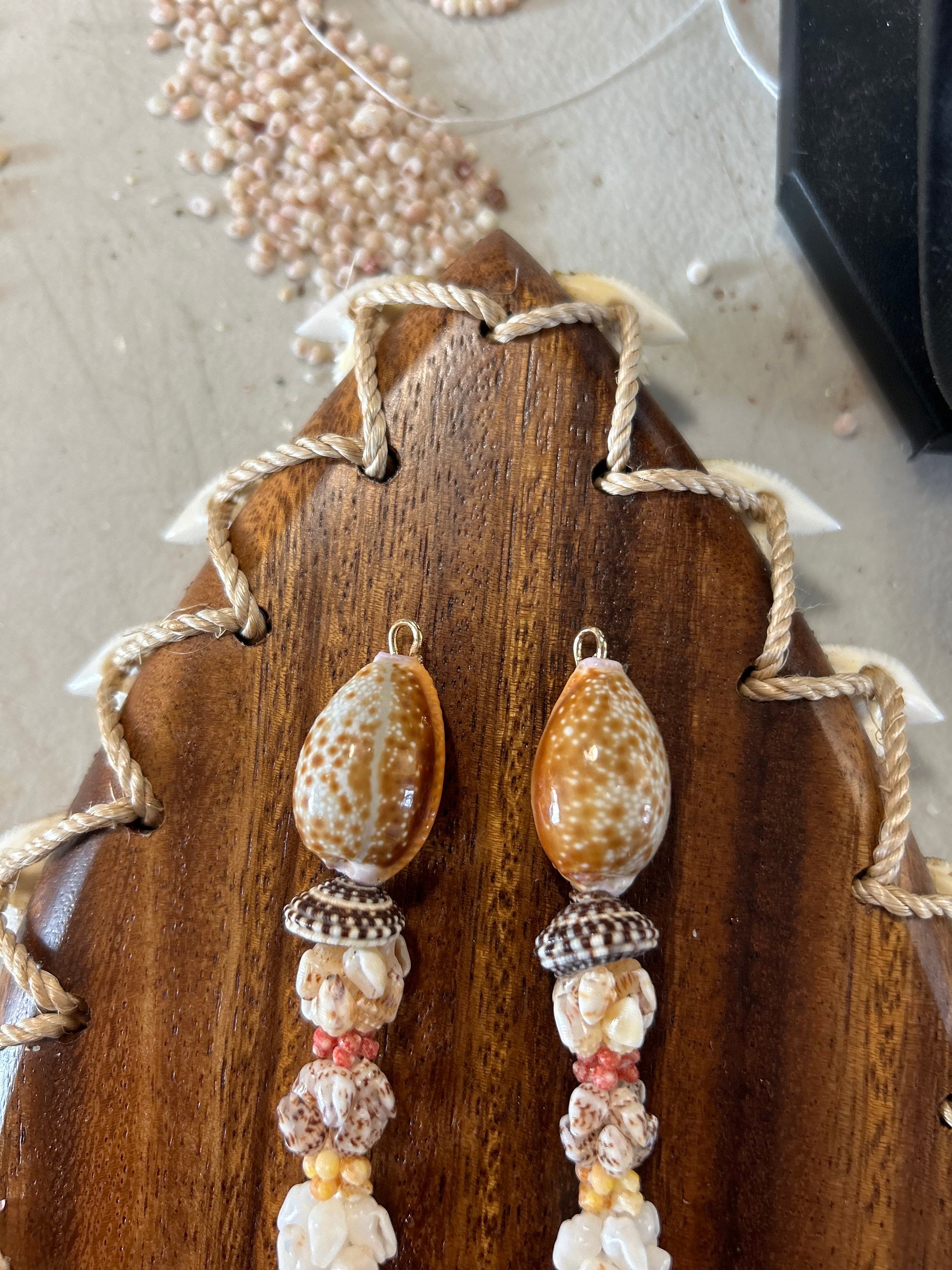 100% Genuine Niihau Dbl Crown Flower Shell Lei Jewelry 22”. Extremely ...