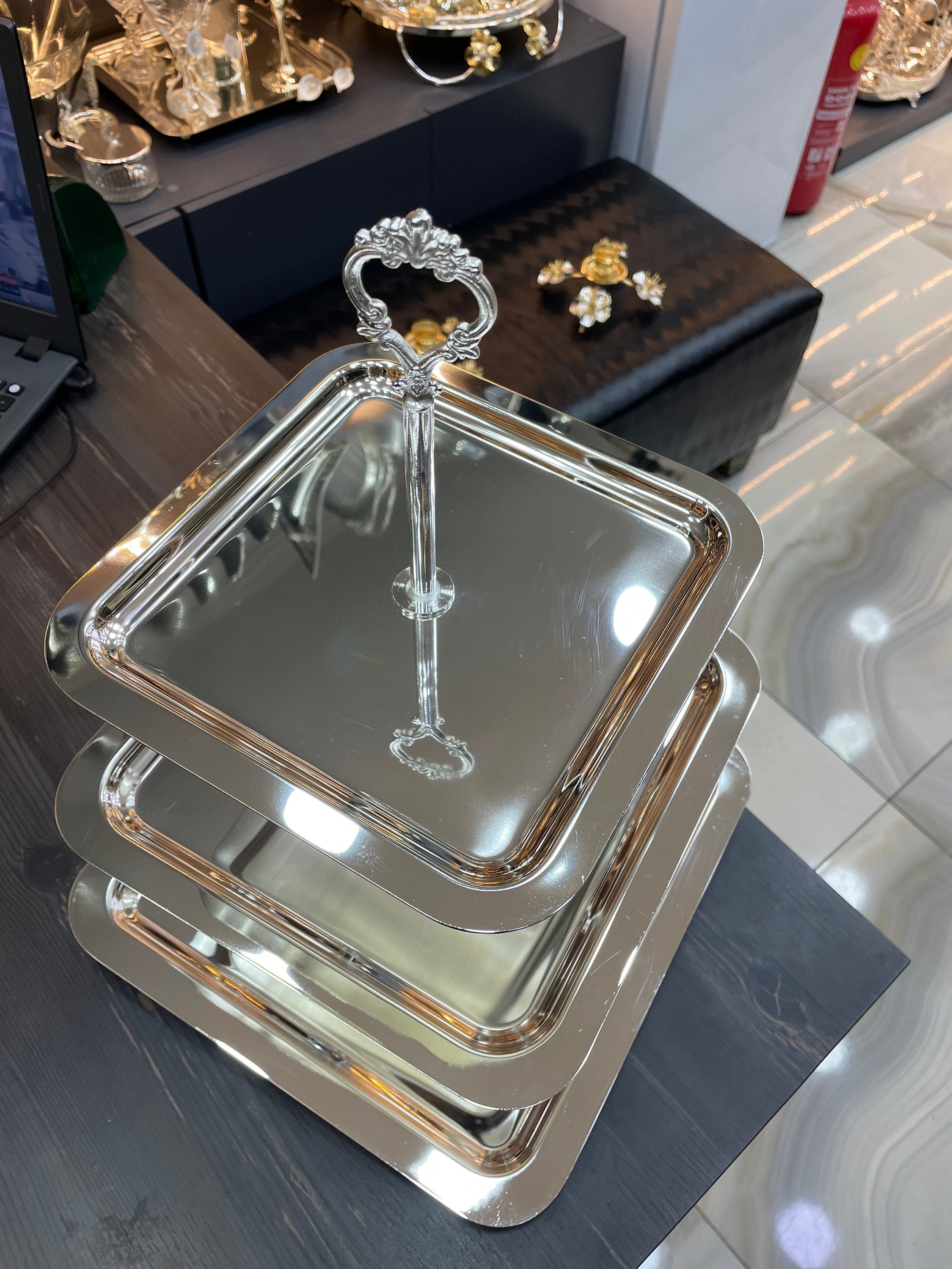 A Must-have 3 Tiered Presentation Stand for Your Parties and ...