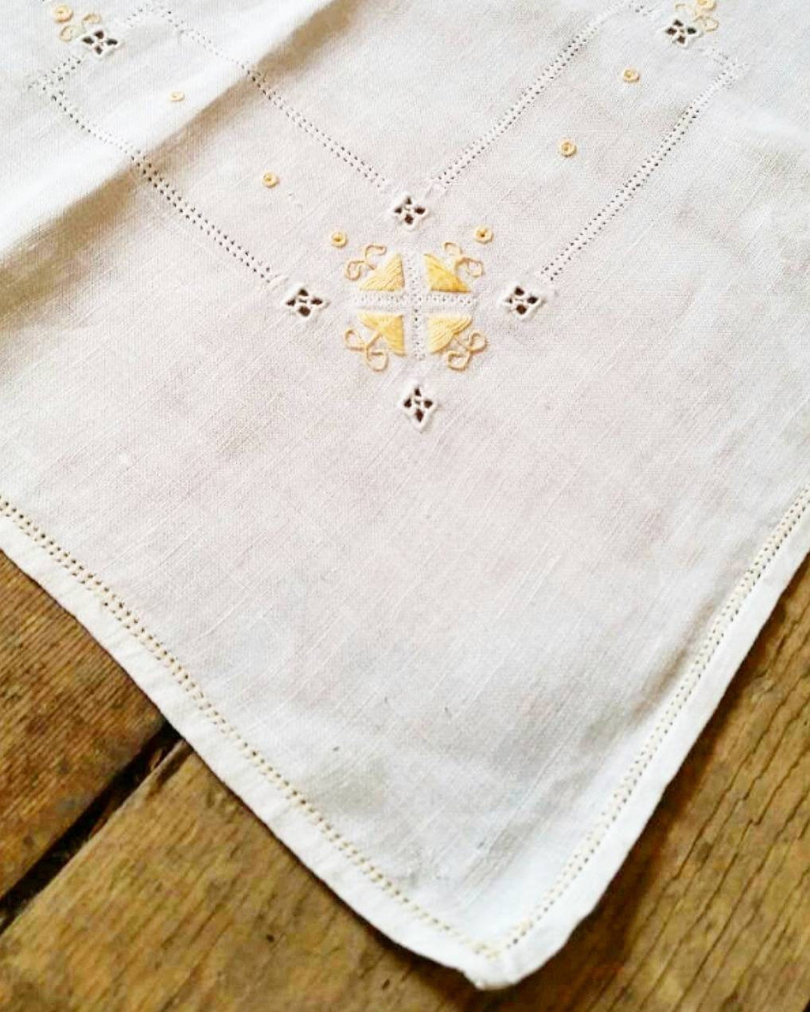 Vintage Linen Farmhouse Tablecloth and napkin set. Natural | Etsy