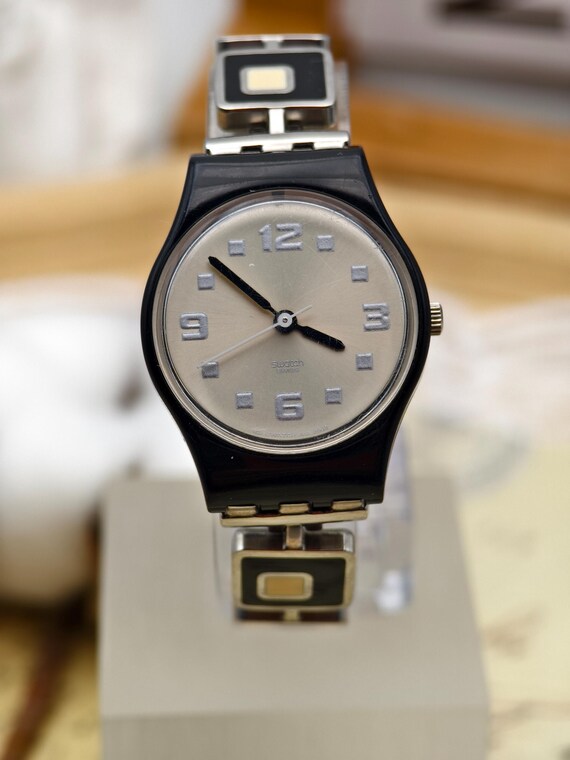 Vintage 2000s Swatch Ladies Quartz Watch Black Plasti… - Gem