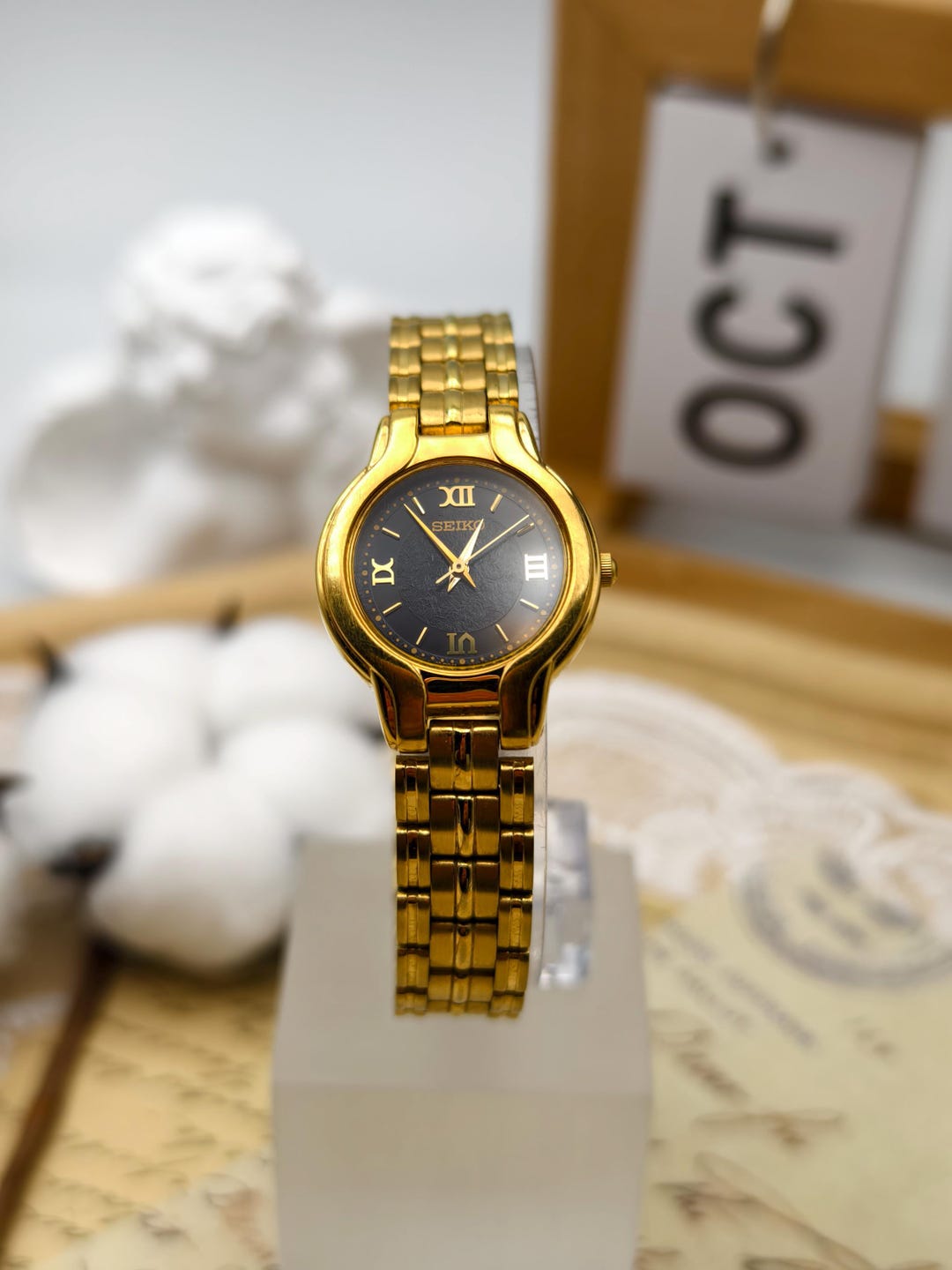 Vintage 1990s Seiko Ladies Quartz Gold Tone Watch Black Dial Roman ...