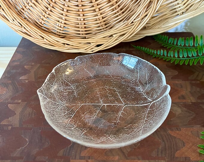Vintage Arcoroc “aspen” Glass Leaf Dessert/fruit Bowl - Etsy