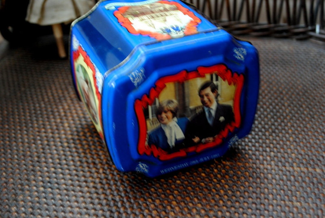 1981 Vintage , Famous Tea Tin ''A Royal Blend of Fine Tea in ...