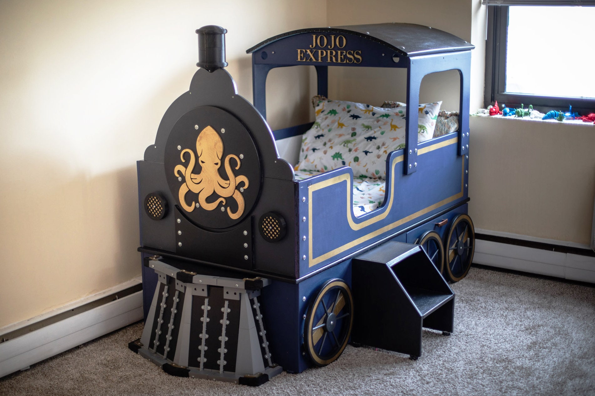 Boys train bed store
