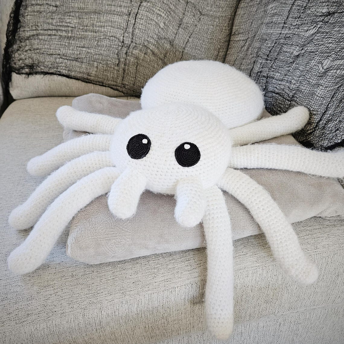 Giant Crochet Spider Pattern: Halloween Decor, Plush Toy (PDF Pattern ...