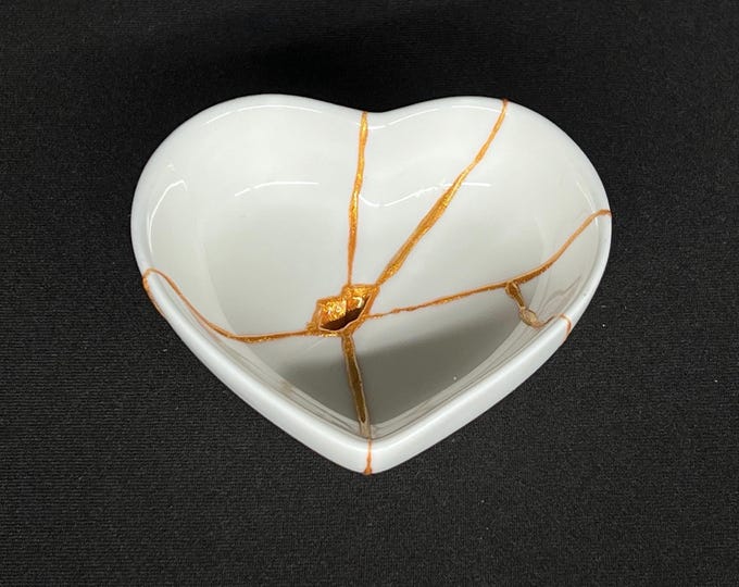 Kintsugi White Heart Dish Golden Repair Gift Kintsugi Pottery Broken ...