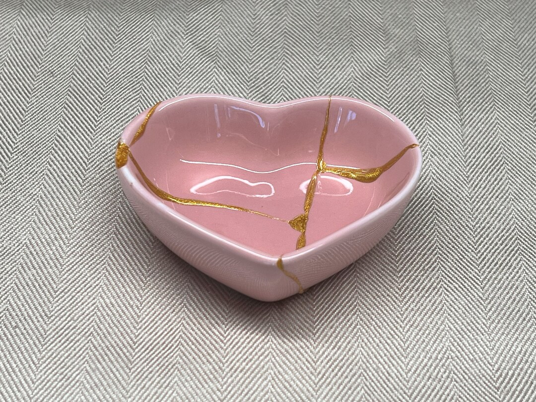 Kintsugi Pink Heart Dish Golden Repair Gift Kintsugi Pottery Broken and ...