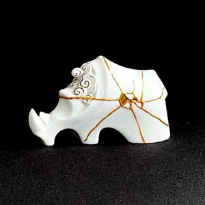 Kintsugi Rhino Figure - 10 Breaks: Golden Repair, Wabi Sabi Decor - Etsy