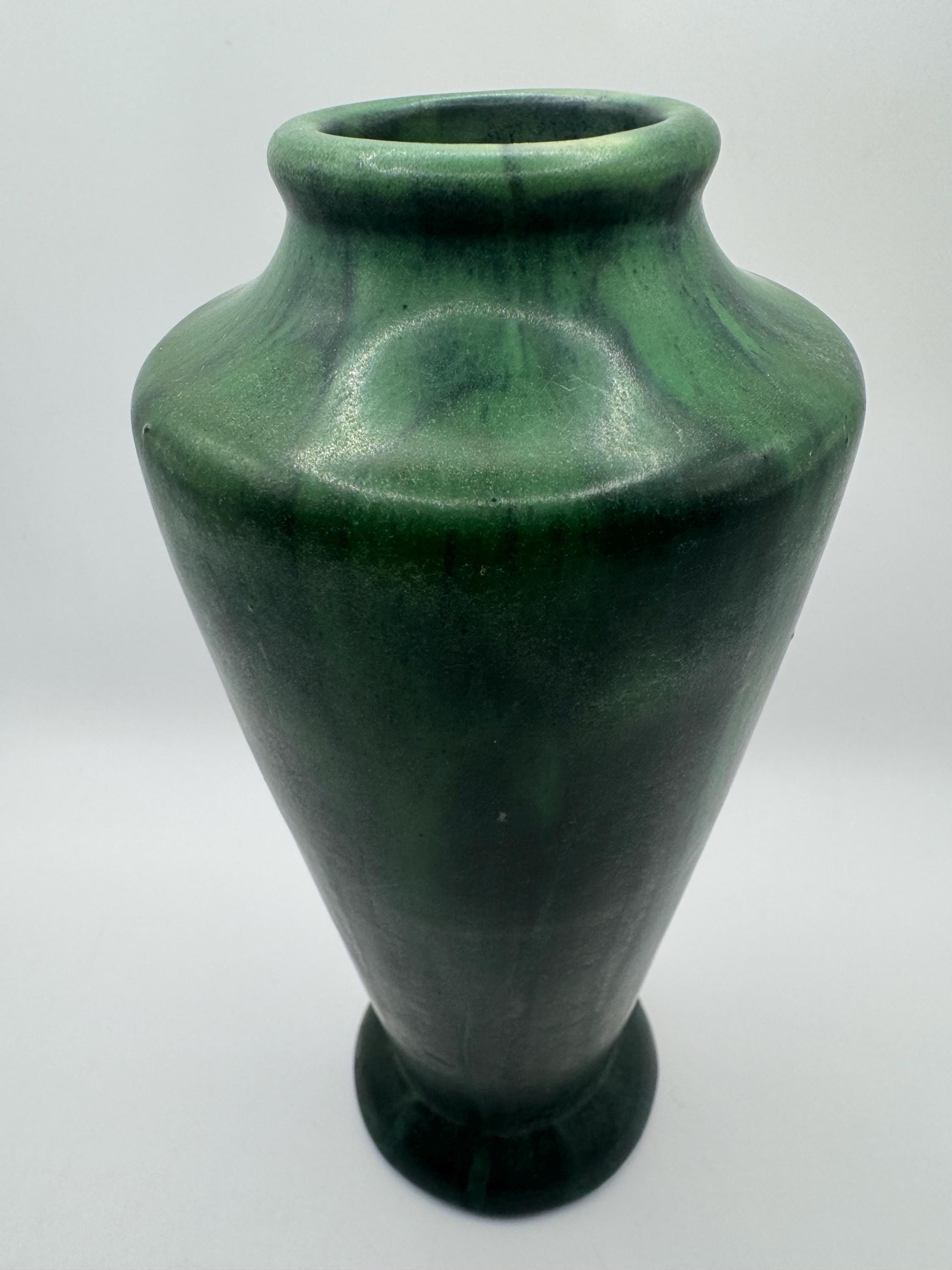 Rare Peters and Reed Pottery Vase in Matte Green Glaze – Arts and ...