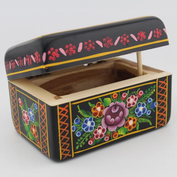 Traditional Jewelry Box - Etsy