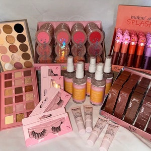 18 Full-sized Makeup Mystery Beauty Box, Cosmetic Products, Beauty ...