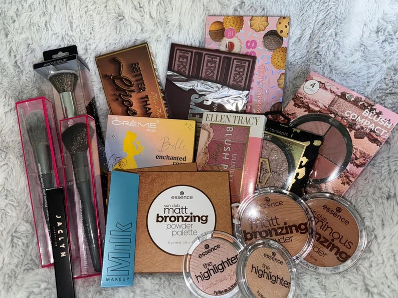 18 Full-sized Makeup Mystery Beauty Box, Cosmetic Products, Beauty ...