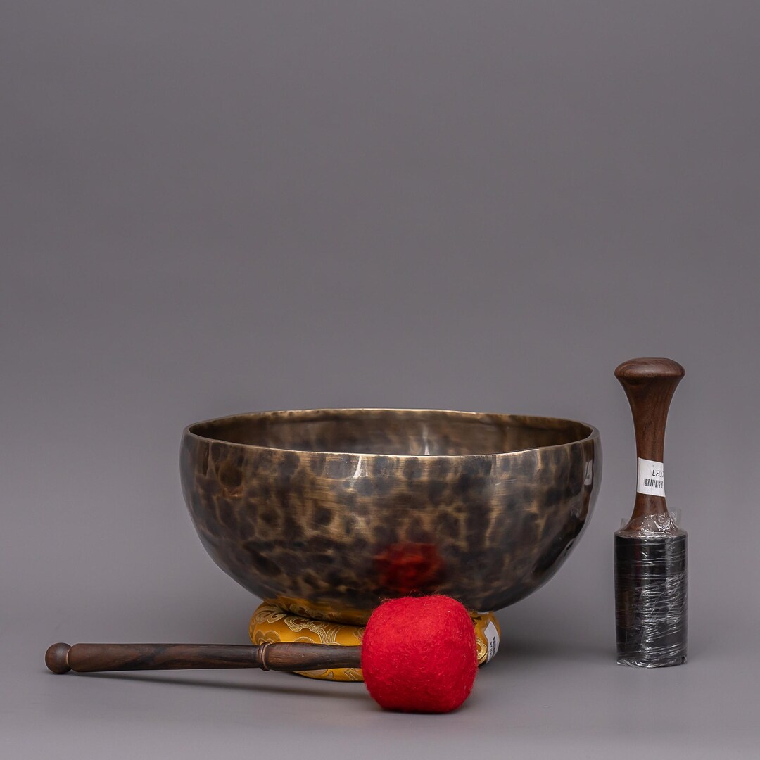 Handcrafted Tiger Etching Singing Bowl: Sound Therapy, Chakra Healing ...