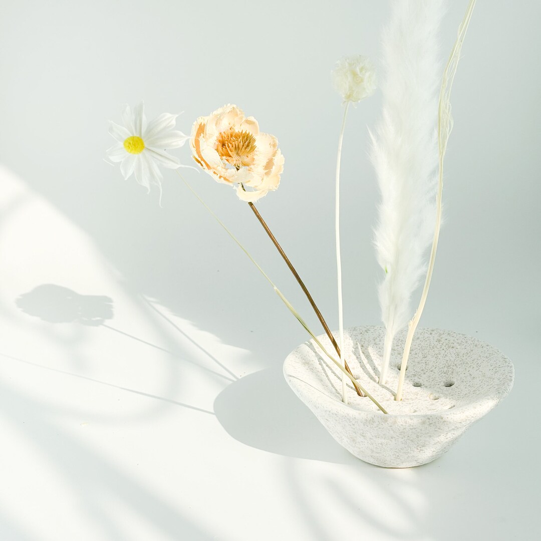 Minimalist Ceramic Vase, KENZAN Vase, Ceramic Flower Frog, Flower ...