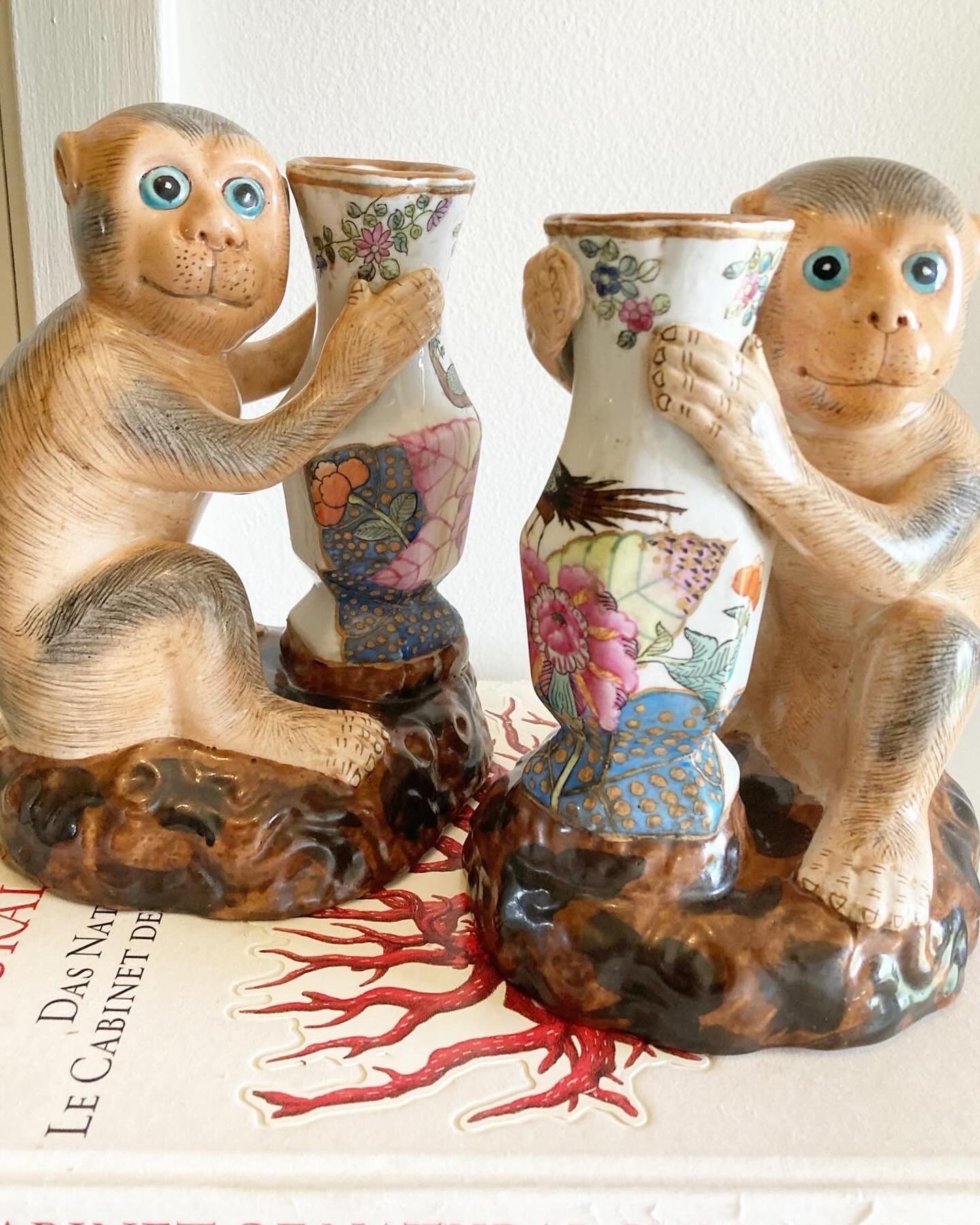 Pair of Vintage Chinoiserie Monkeys Holding Tobacco Leaf Vases - Etsy