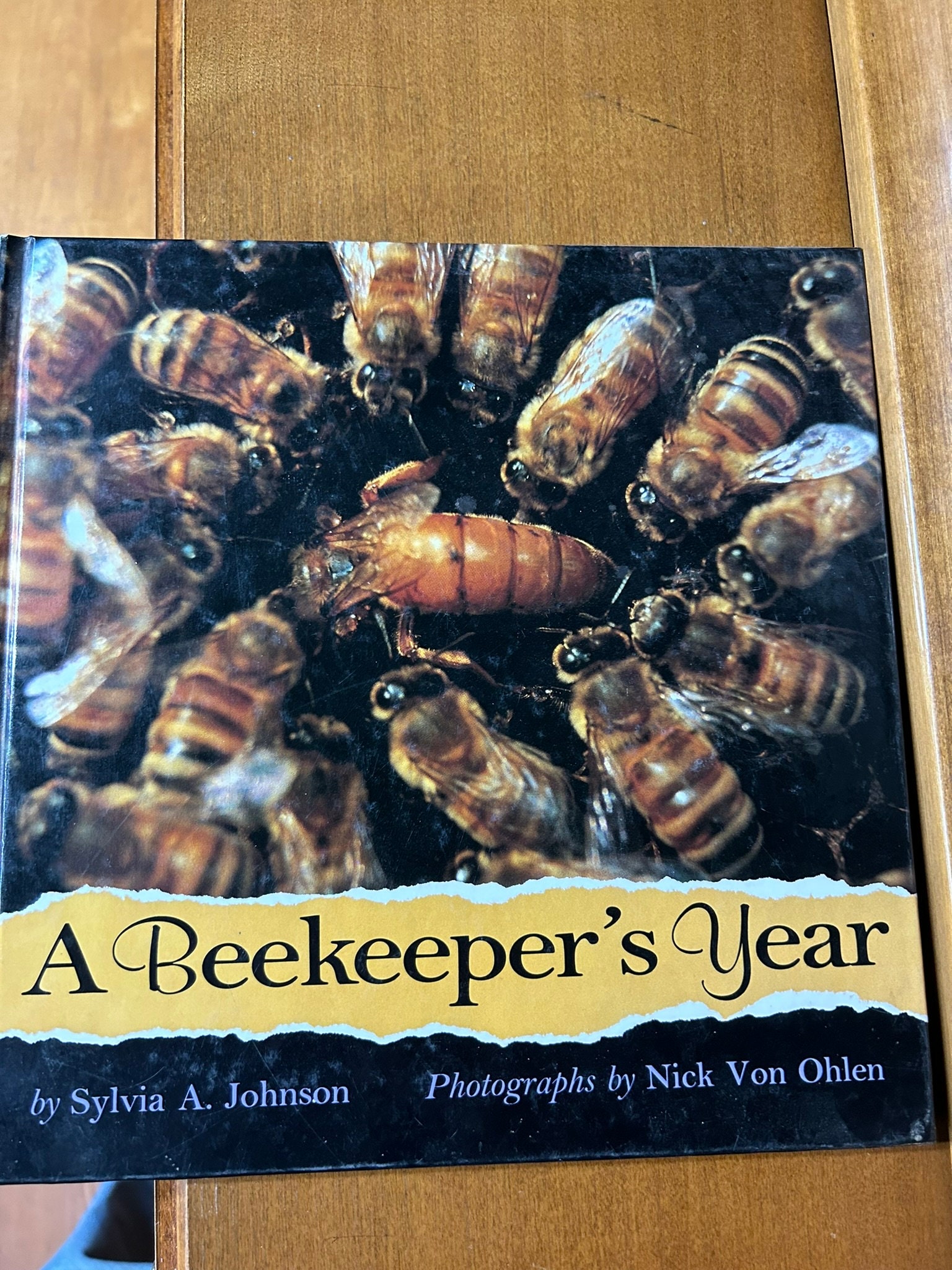 Beekeeping Books, the Beekeeper's Handbook by Sammataro,avitabile, A ...