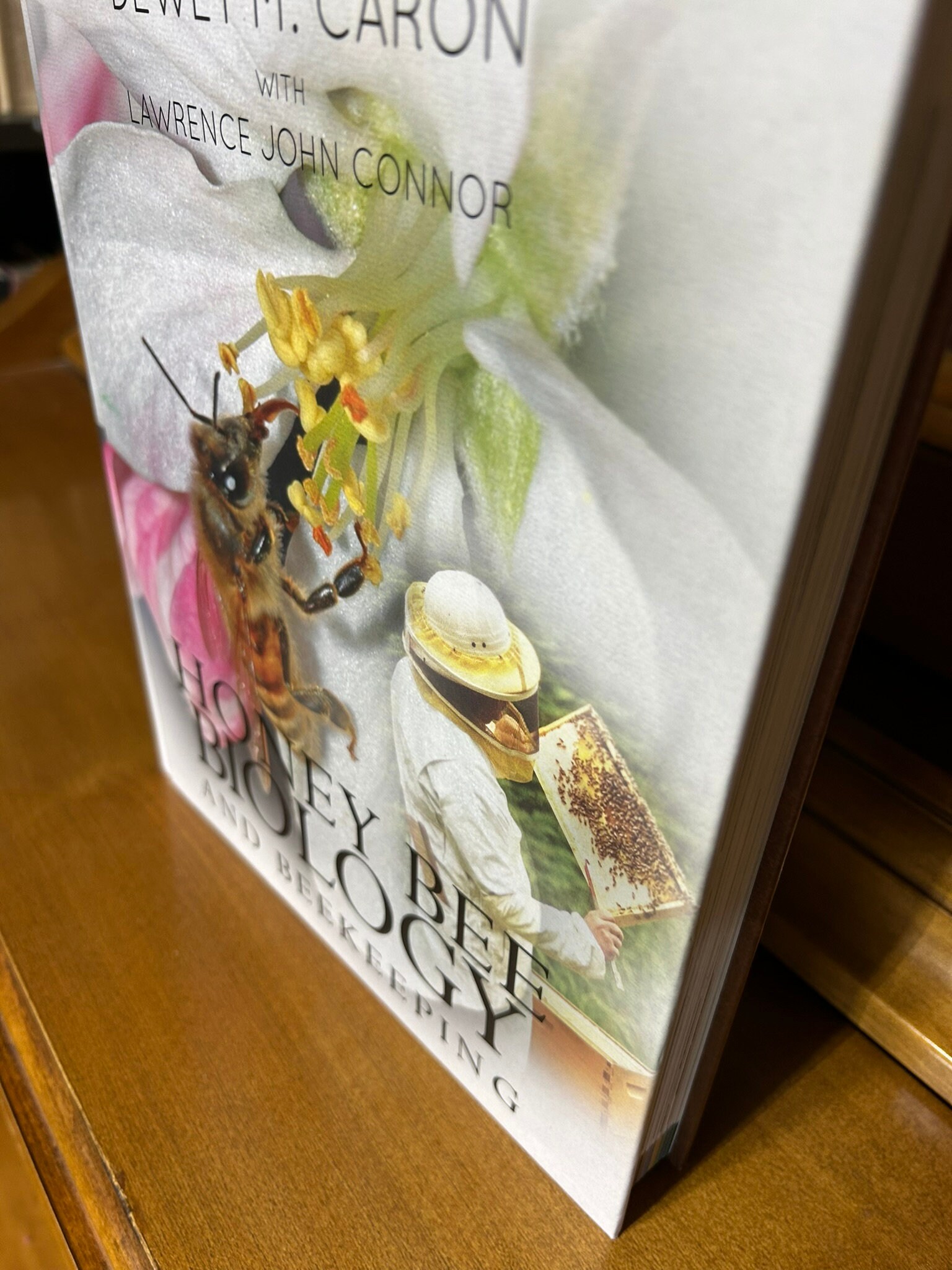 Honey Bee Biology and Beekeeping by Dewey M.caron, Lawrence John Connor ...