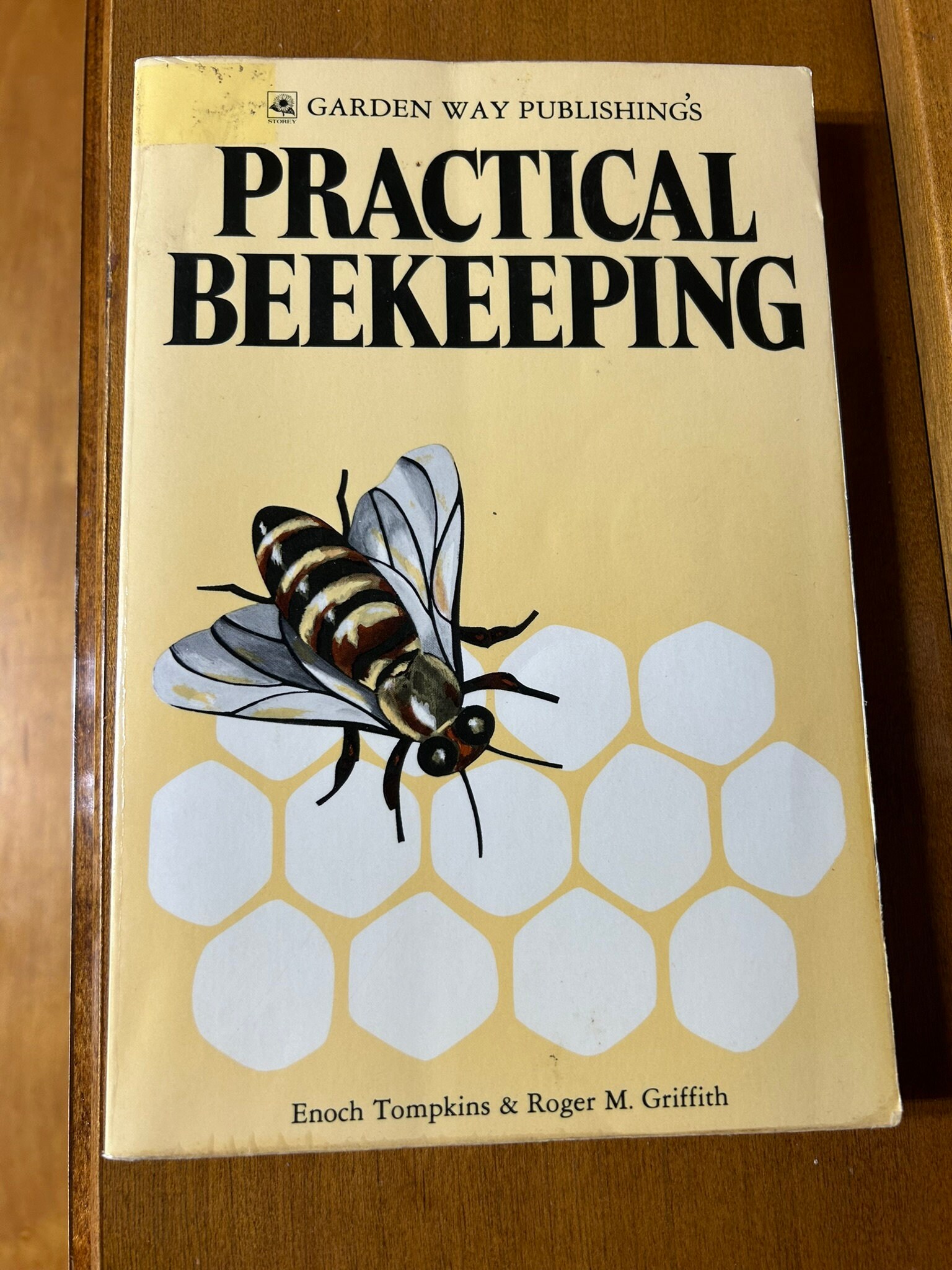 Beekeeping Books, the Beekeeper's Handbook by Sammataro,avitabile, A ...