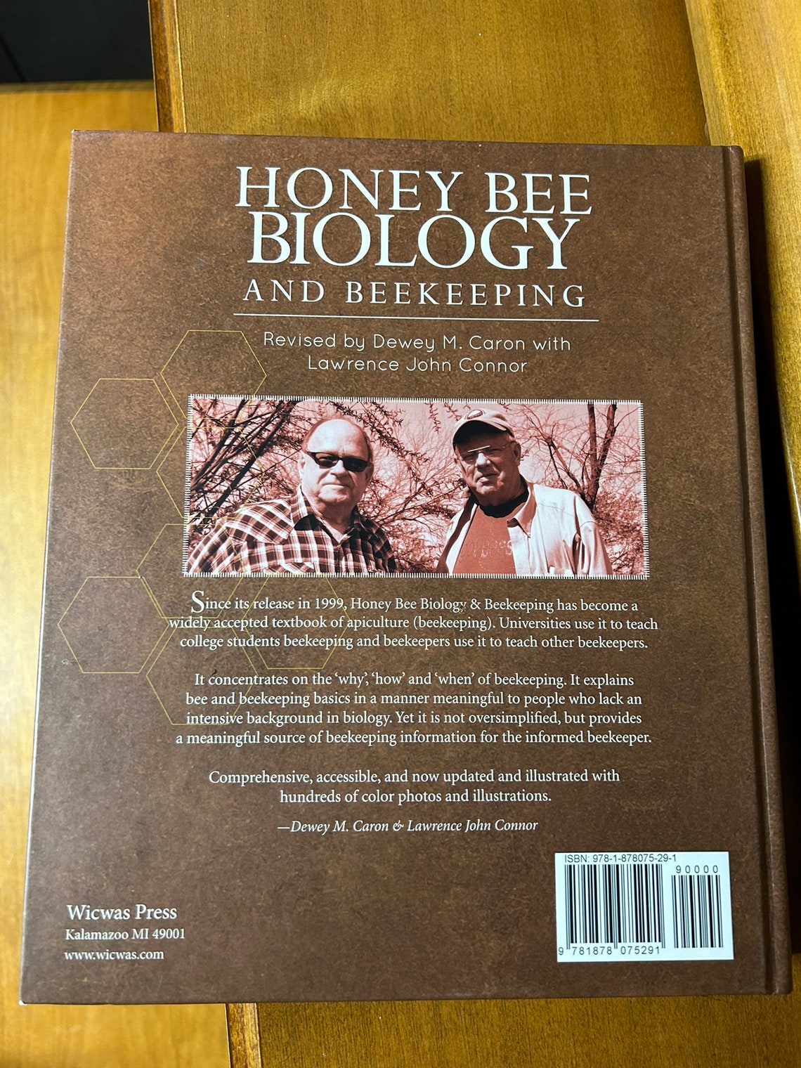 Honey Bee Biology and Beekeeping by Dewey M.caron, Lawrence John Connor ...